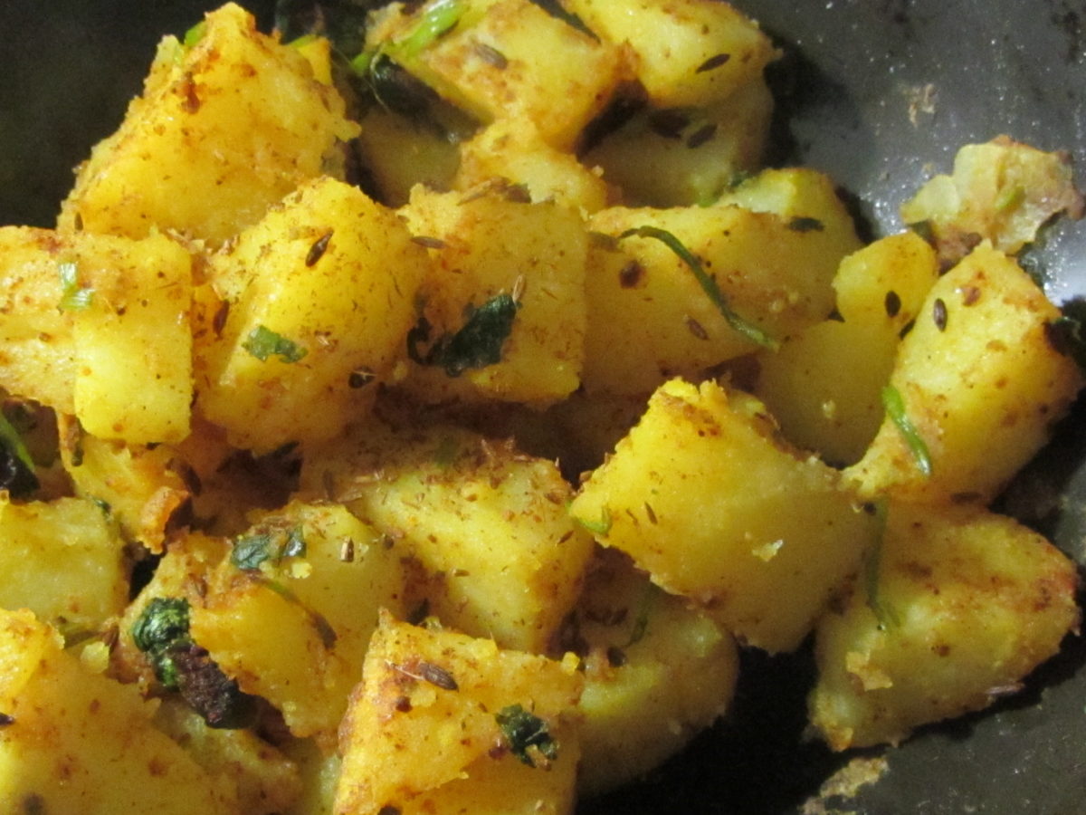Aloo Jeera | How to make aloo jeera? – Food Of Interest