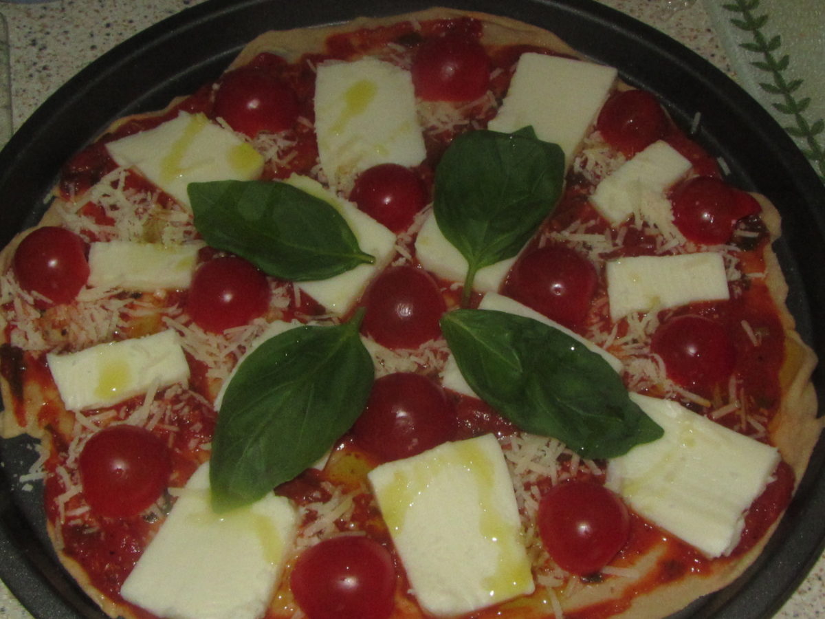 Tomato Basil Pizza | Pizza Recipes | How to make tomato basil pizza ...