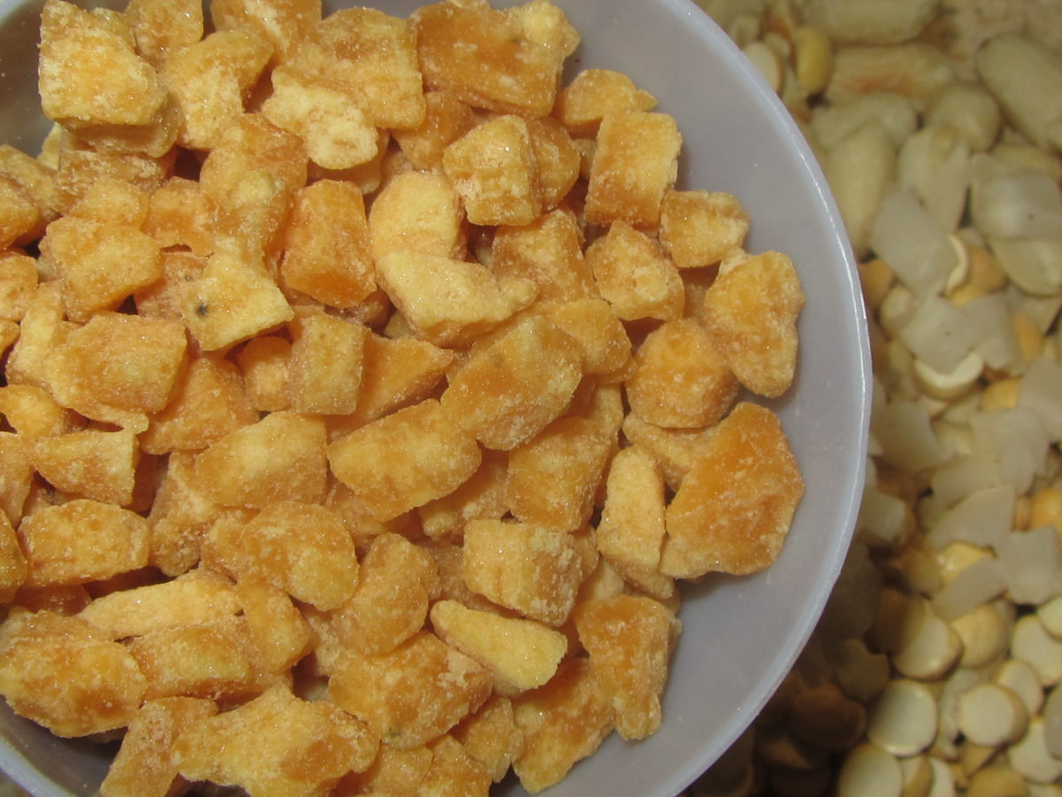Sankranti Yellu Bella | Til Gul | How to make yellu bella? – Food Of ...