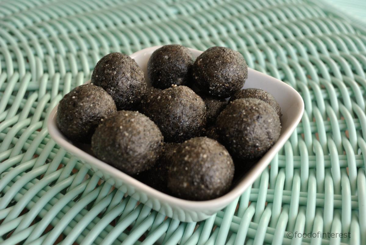 Yellu Chigli | Til Ke Ladoo | Sesame Seeds Ladoo | Sweet Recipes – Food ...